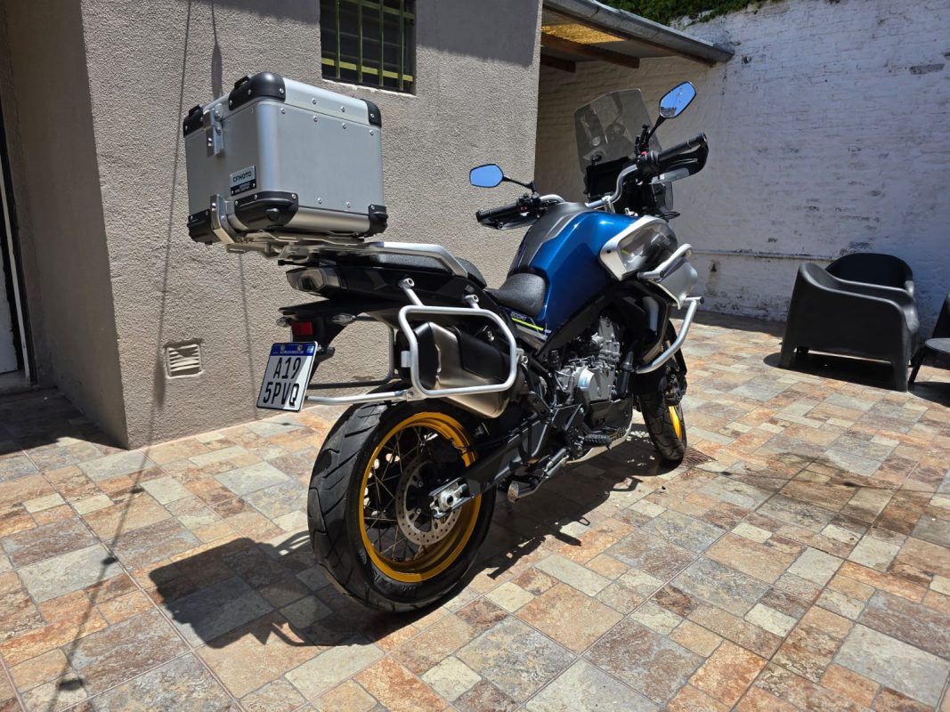 CF MOTO MT 800 – Motoventa